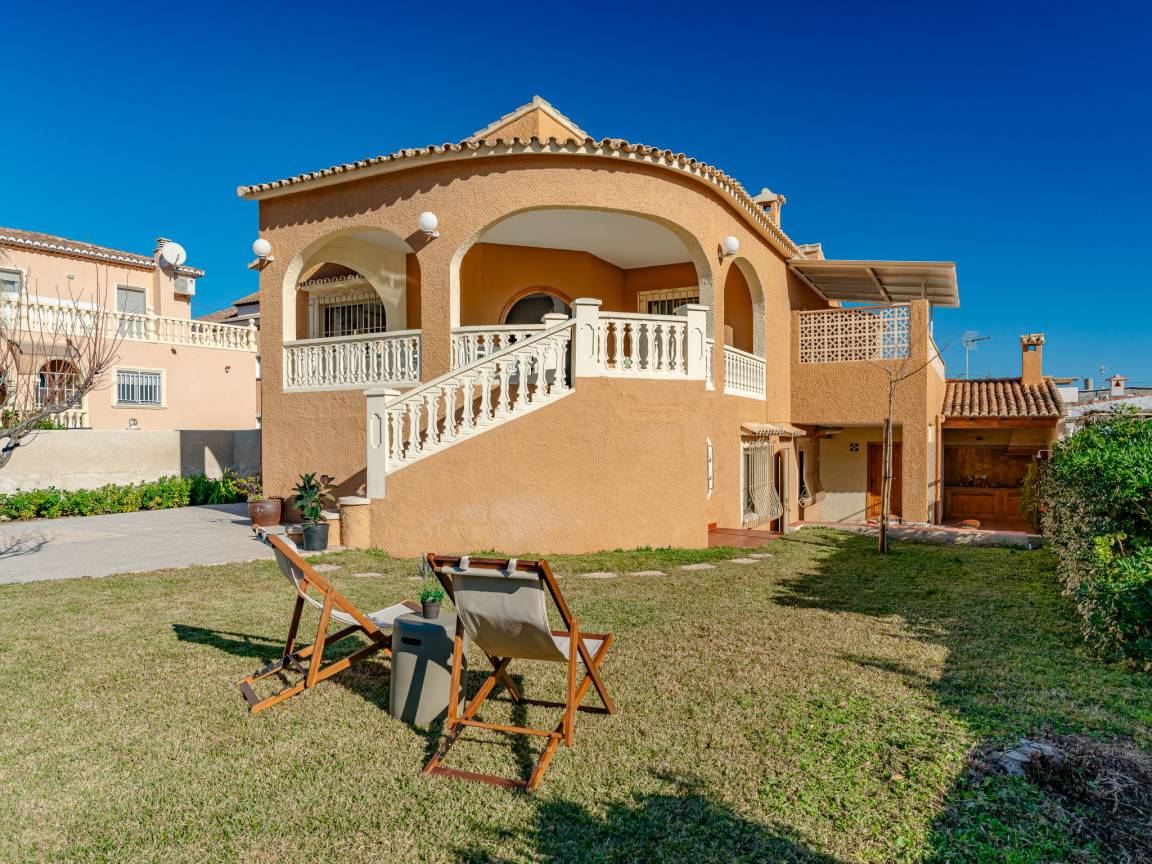 130 M² House ∙ 3 Bedrooms ∙ 6 Guests - Pego