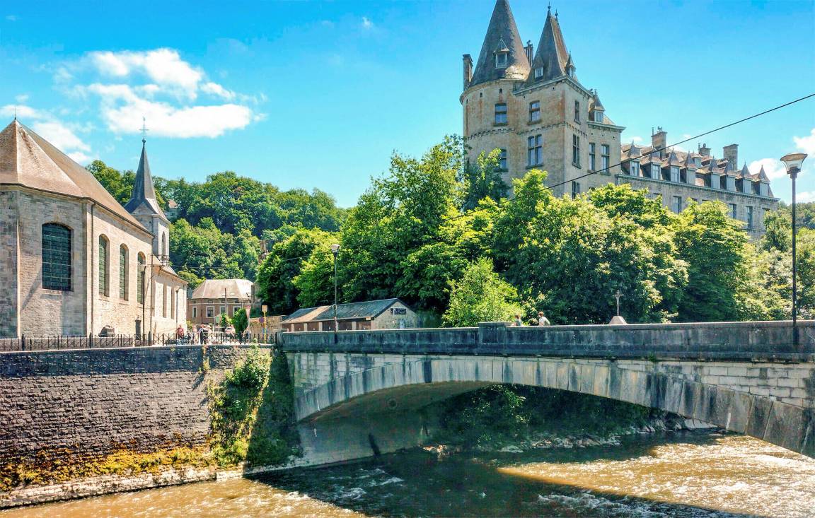 100 M² Huis ∙ 2 Slaapkamers ∙ 4 Gasten - Manhay