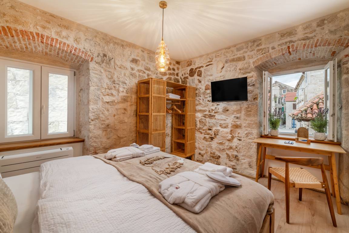 133 M² Ferienhaus ∙ 2 Schlafzimmer ∙ 6 Gäste - Arbanija
