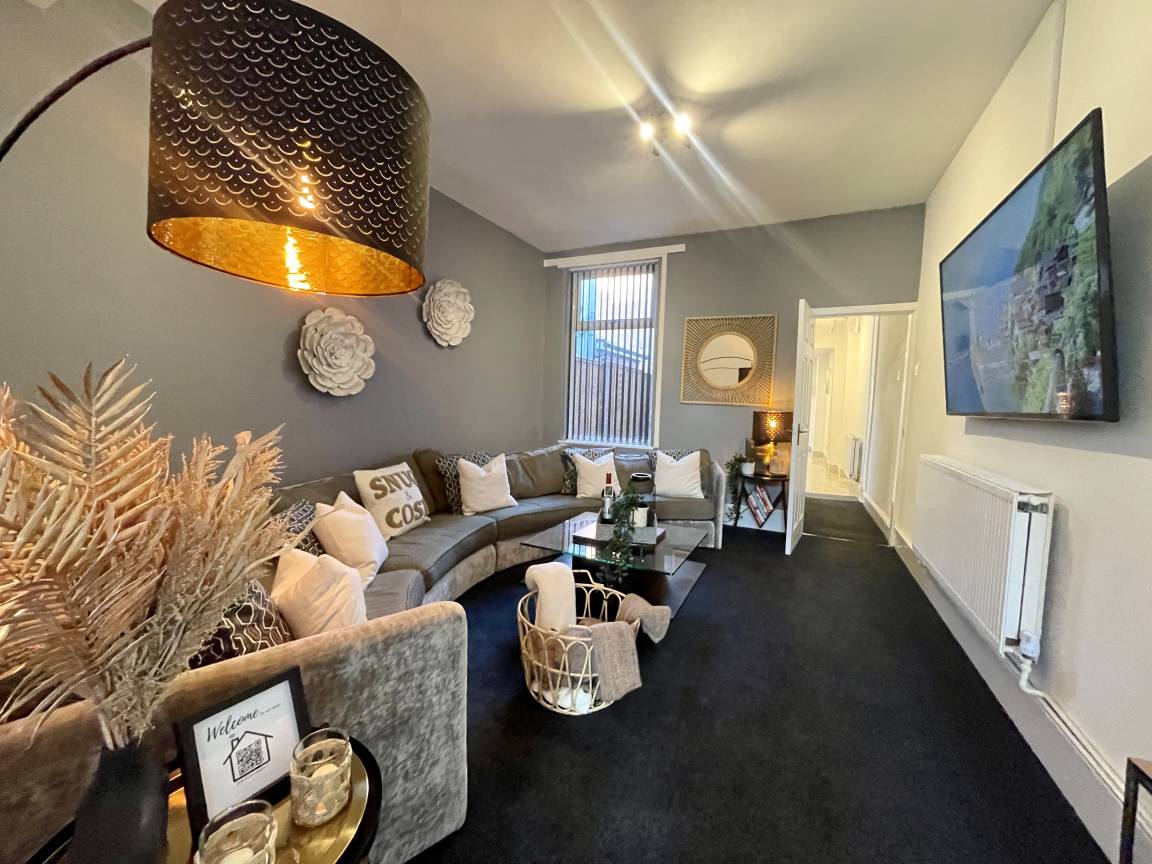House ∙ 3 Bedrooms ∙ 4 Guests - Birmingham