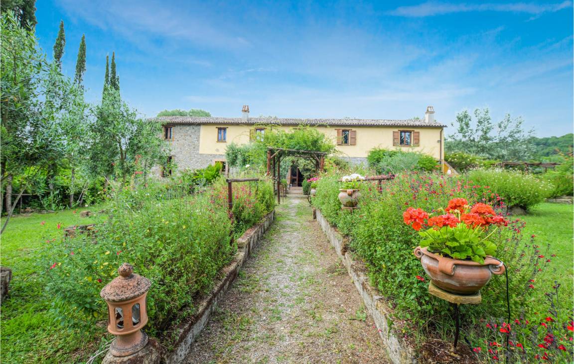 421 M² Apartment ∙ 3 Bedrooms ∙ 10 Guests - Umbria