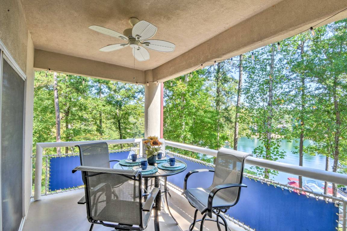 139 M² Apartment ∙ 2 Bedrooms ∙ 4 Guests - Lake Keowee, SC