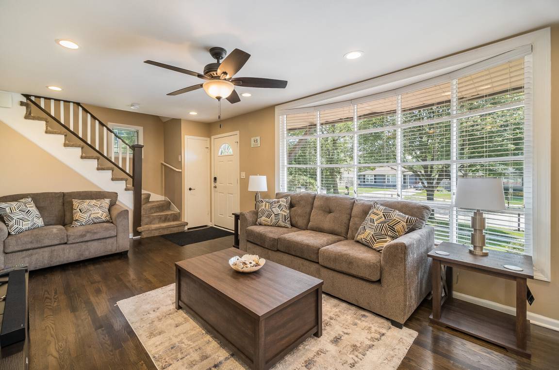 214 M² Maison De Vacances ∙ 4 Chambres ∙ 8 Personnes - Wheaton, IL