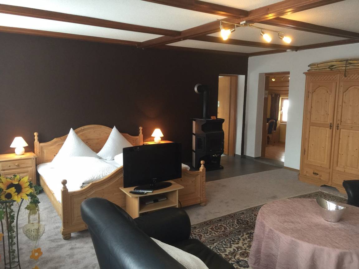 55 M² Ferienwohnung ∙ 1 Schlafzimmer ∙ 2 Gäste - Marktredwitz