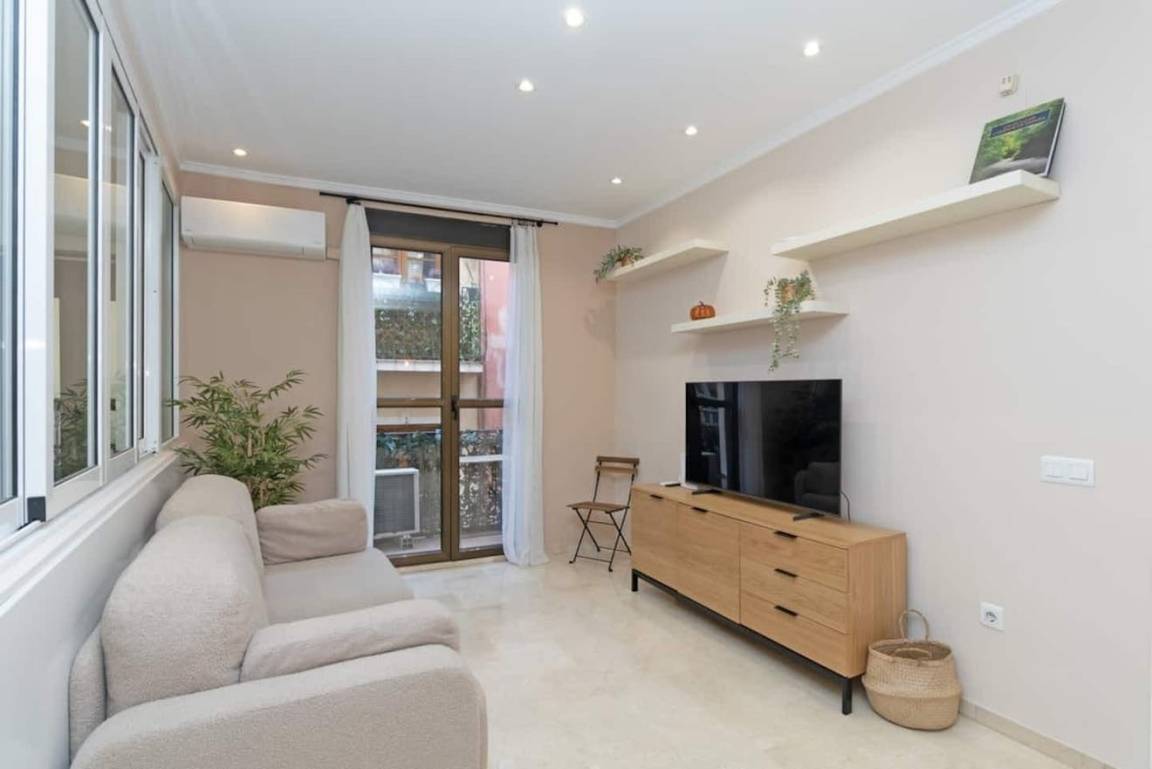 77 M² Apartamento ∙ 2 Habitaciones ∙ 3 Huéspedes - Valencia