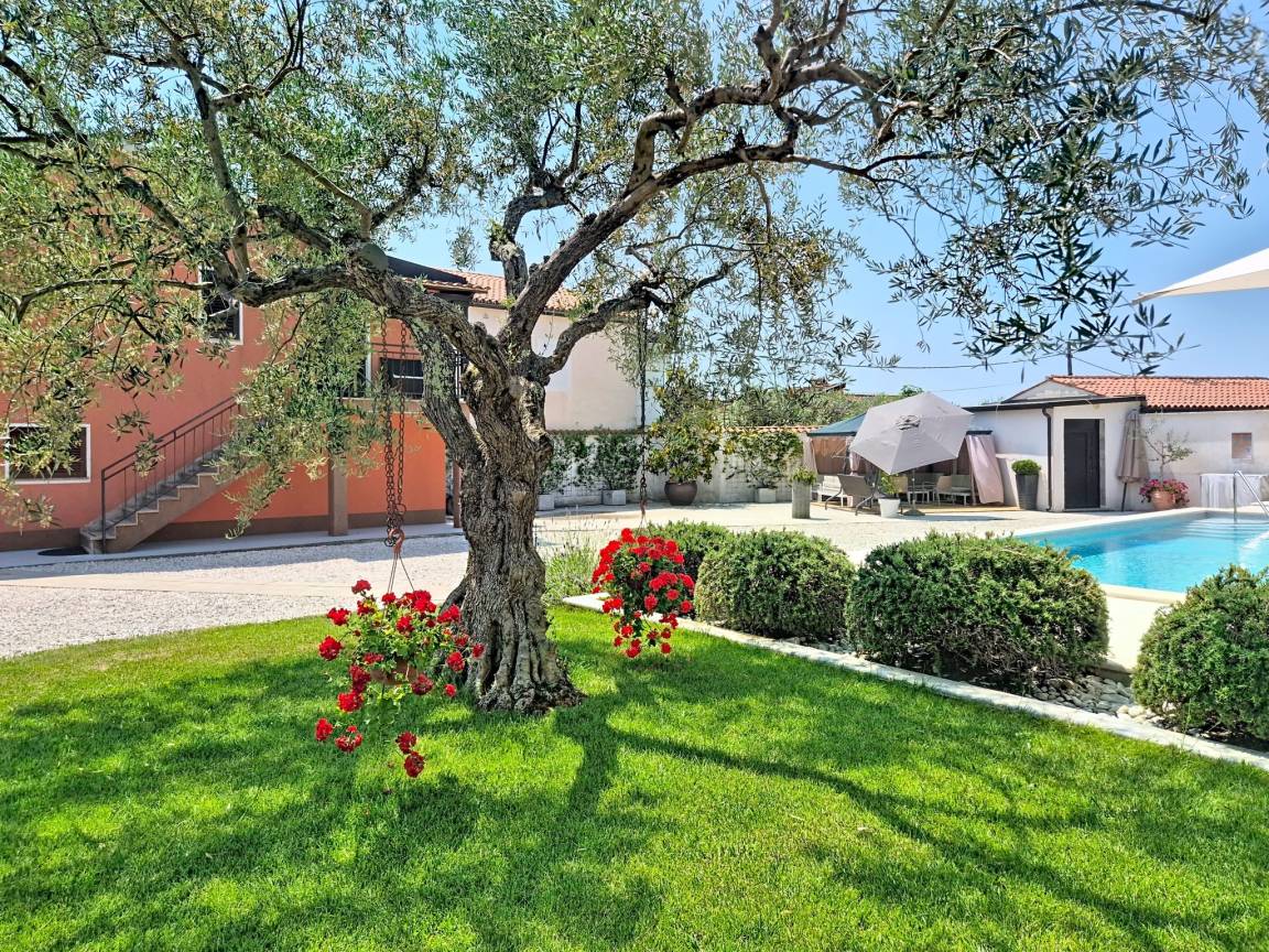 280 M² Maison De Vacances ∙ 5 Chambres ∙ 10 Personnes - Lucija