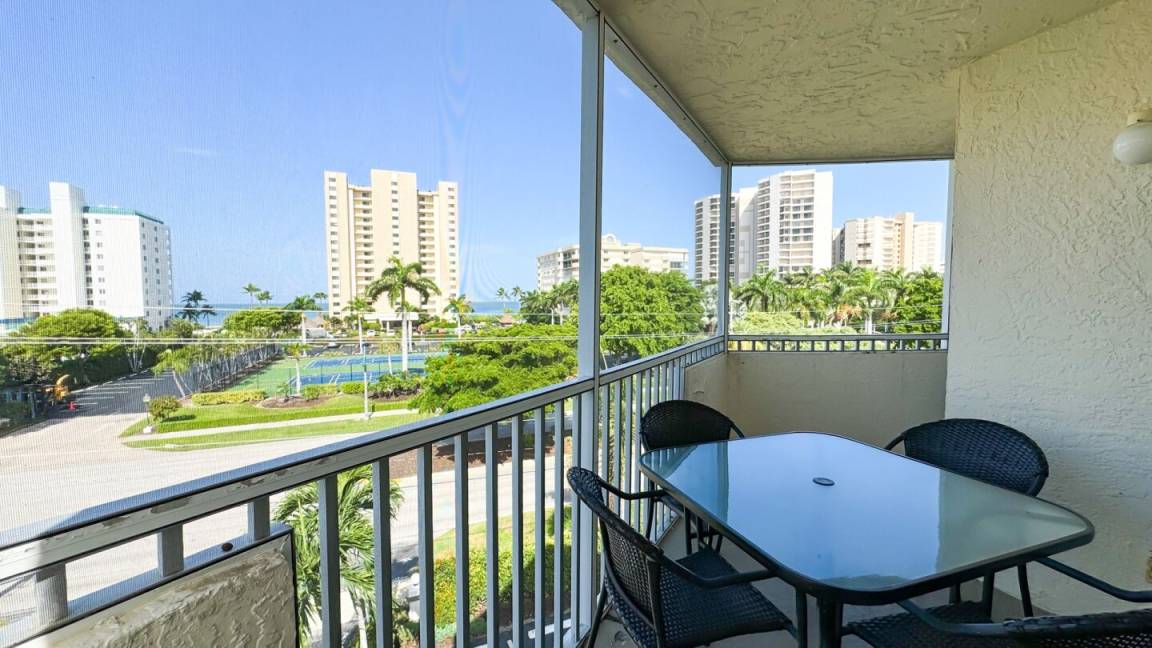 96 M² Condo ∙ 2 Bedrooms ∙ 6 Guests - Marco Island, FL