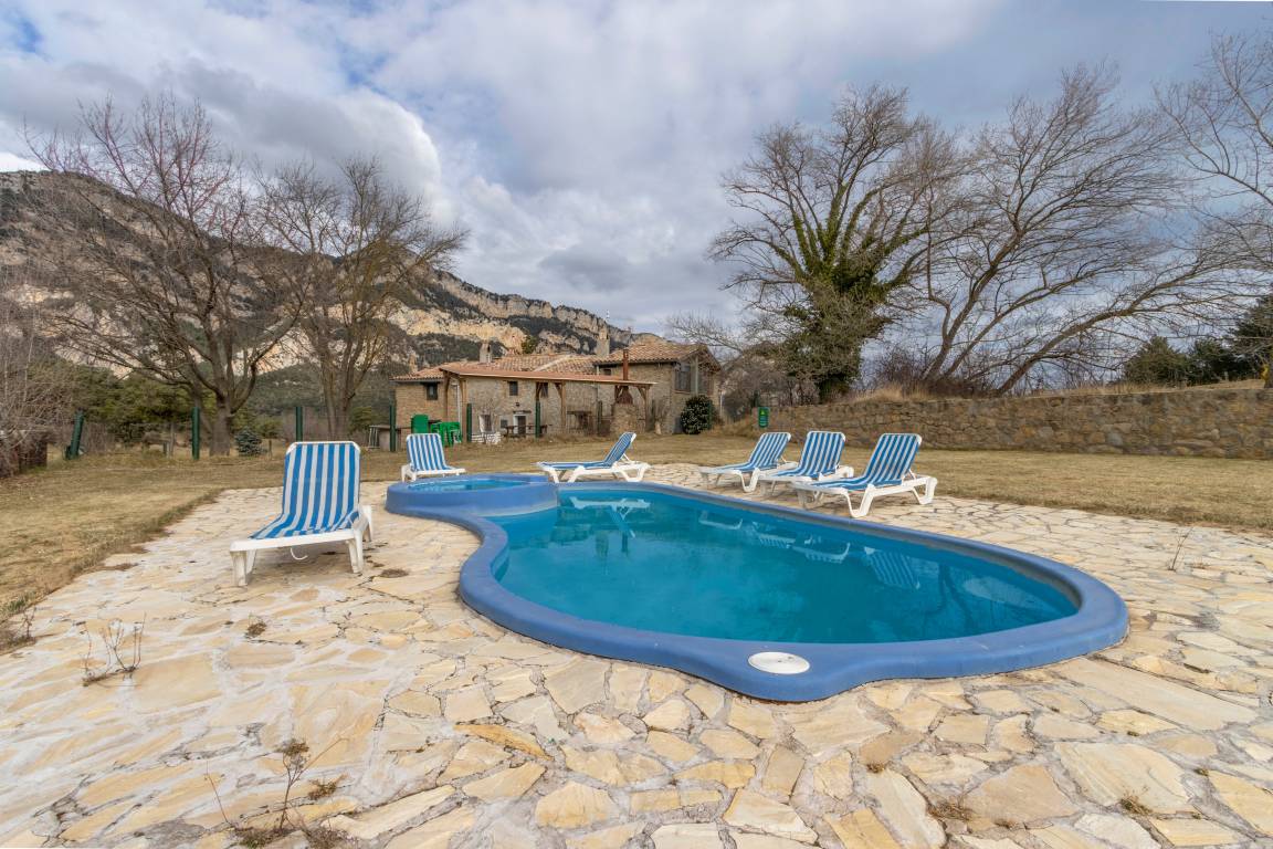 100 M² House ∙ 2 Bedrooms ∙ 5 Guests - Berga