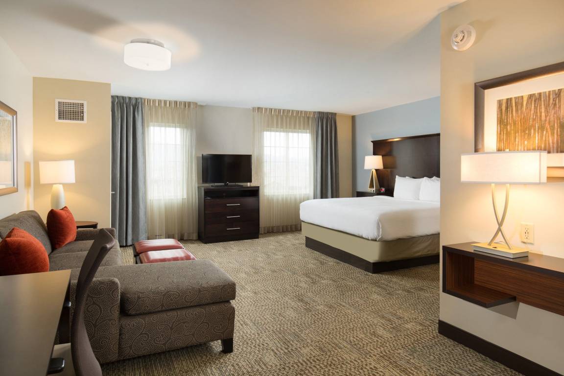 Hotel ∙ 1 Bedroom ∙ 3 Guests - Corona, CA