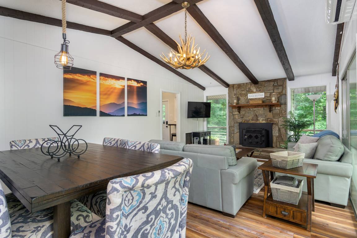 130 M² House ∙ 3 Bedrooms ∙ 6 Guests - Black Mountain, NC