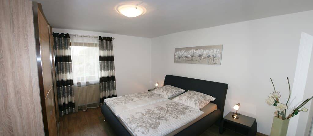 70 M² Ferienwohnung ∙ 2 Schlafzimmer ∙ 5 Gäste - Neureichenau