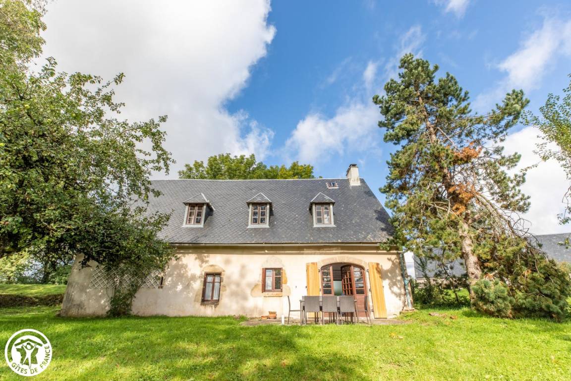 170 M² Gîte ∙ 4 Chambres ∙ 8 Personnes - Chastreix