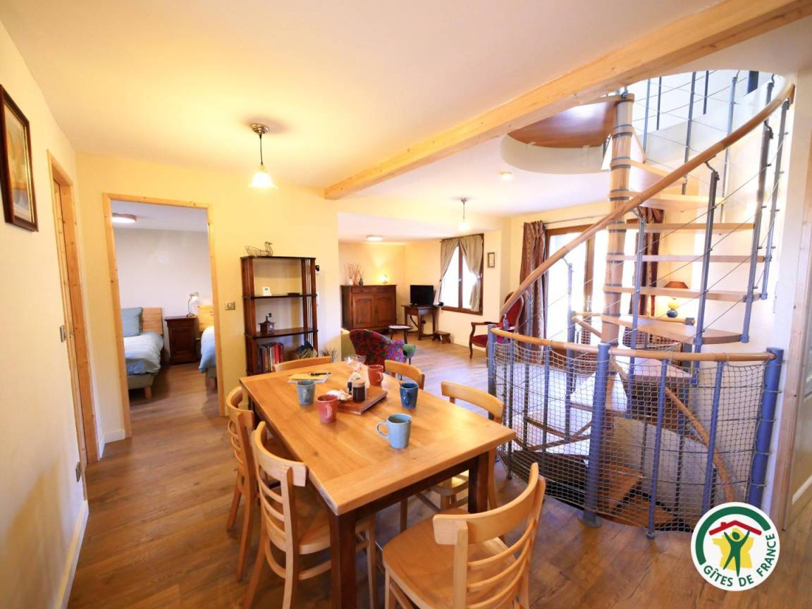 79 M² Gîte ∙ 2 Chambres ∙ 5 Personnes - Réallon