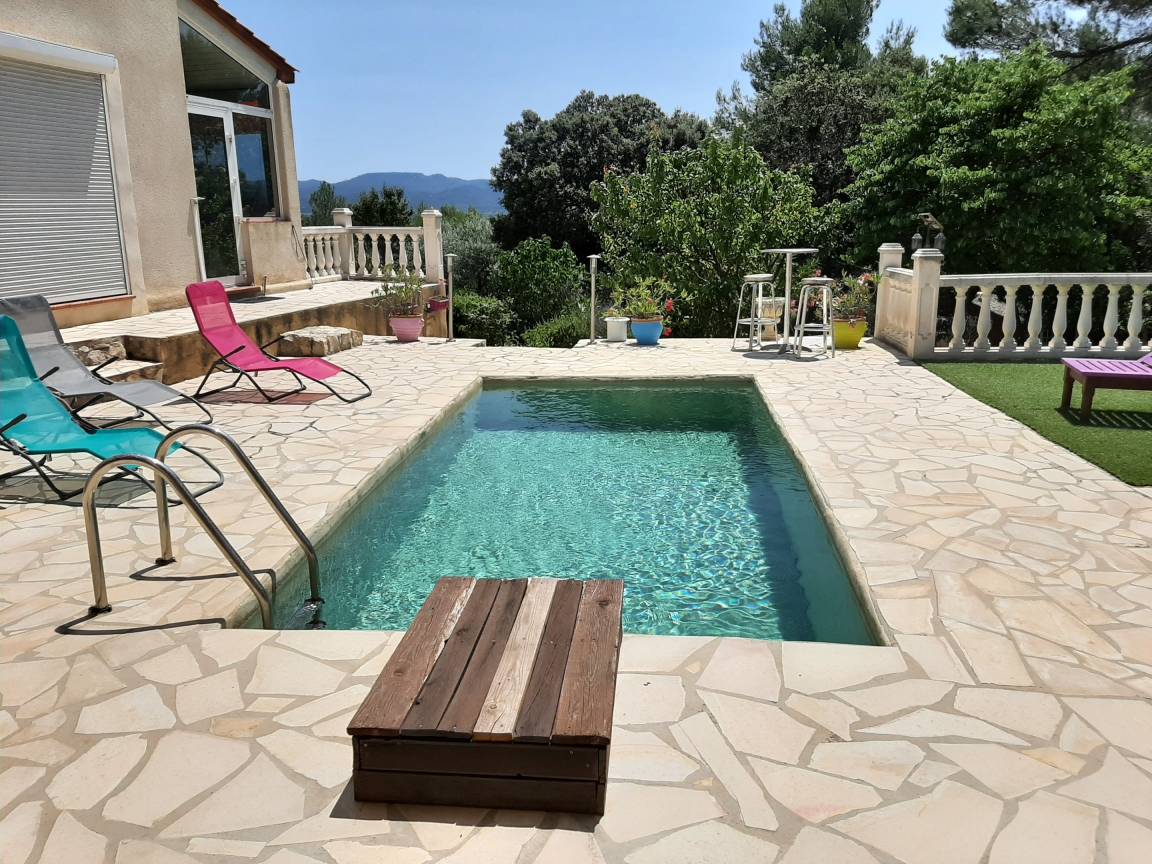 90 M² Villa ∙ 2 Slaapkamers ∙ 5 Gasten - Mallemort