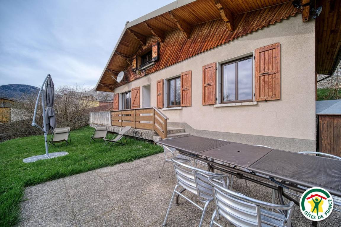 90 M² Gîte ∙ 3 Chambres ∙ 8 Personnes - Veynes