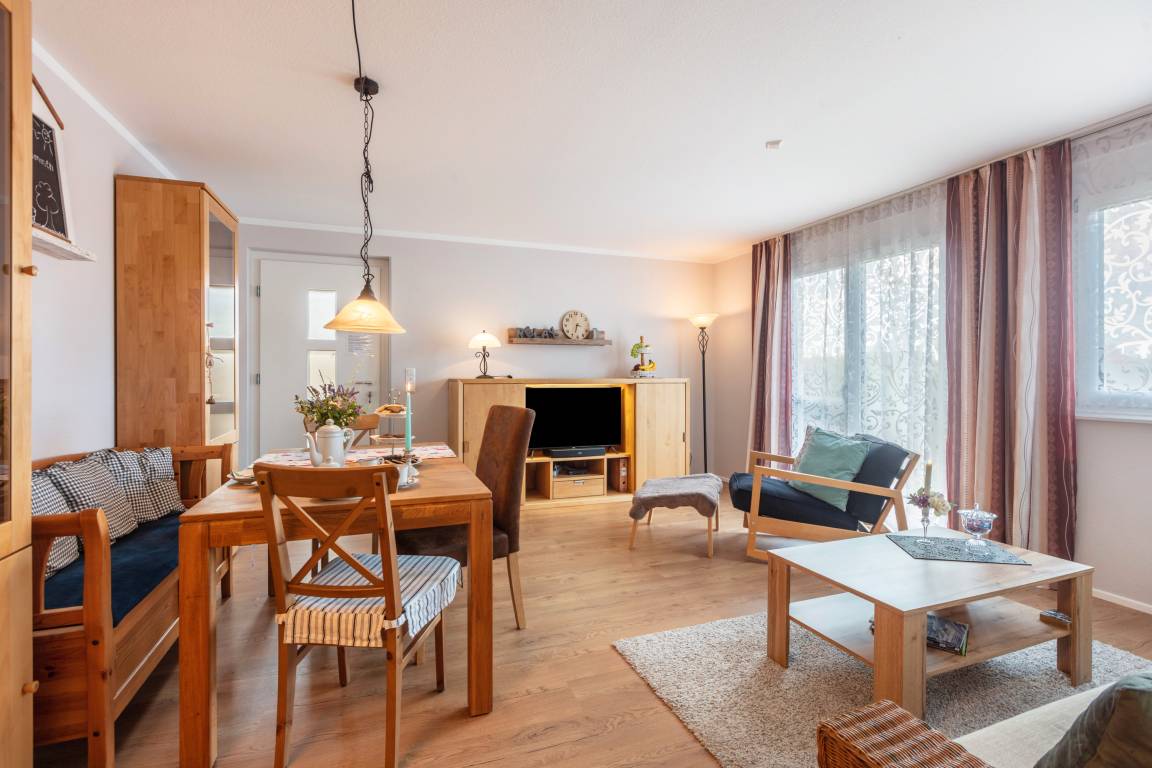 85 M² Ferienwohnung ∙ 2 Schlafzimmer ∙ 5 Gäste - Laufenburg