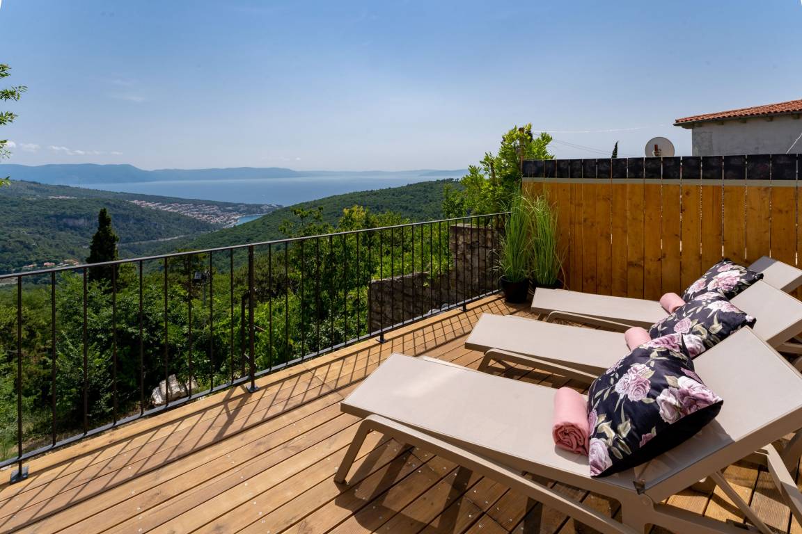 120 M² House ∙ 3 Bedrooms ∙ 6 Guests - Rabac