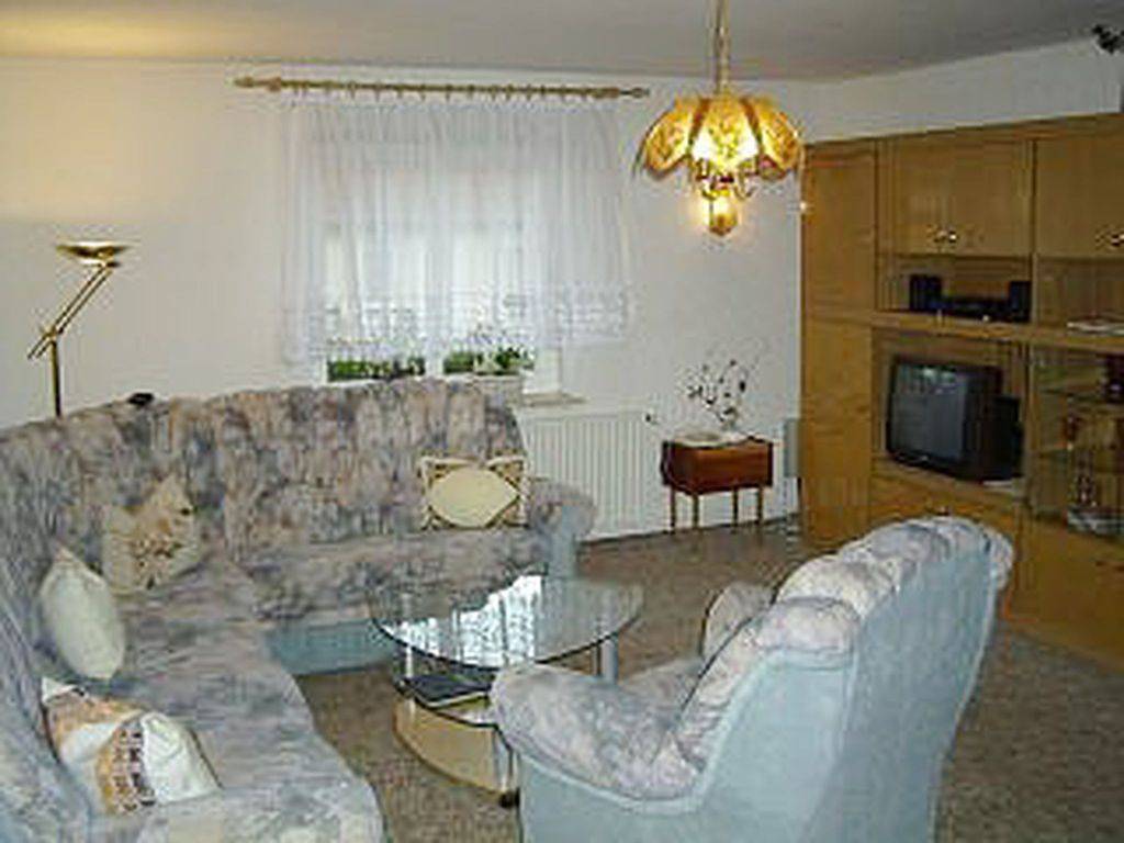 90 M² Ferienwohnung ∙ 1 Schlafzimmer ∙ 4 Gäste - Teterow