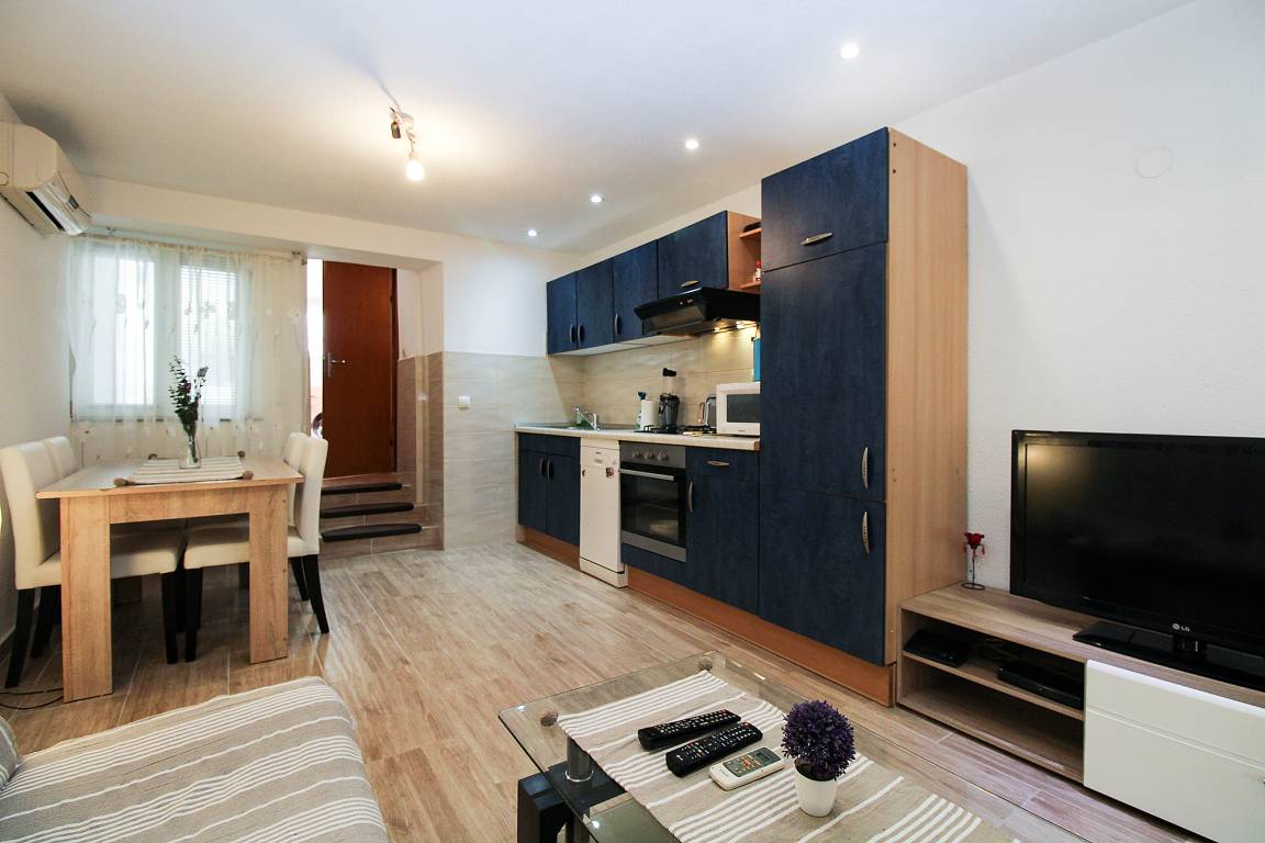 36 M² Huoneisto ∙ 1 Makuuhuone ∙ 2 Vierasta - Pula