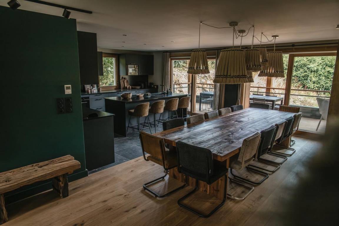280 M² Chalet ∙ 5 Bedrooms ∙ 12 Guests - Cordon, France