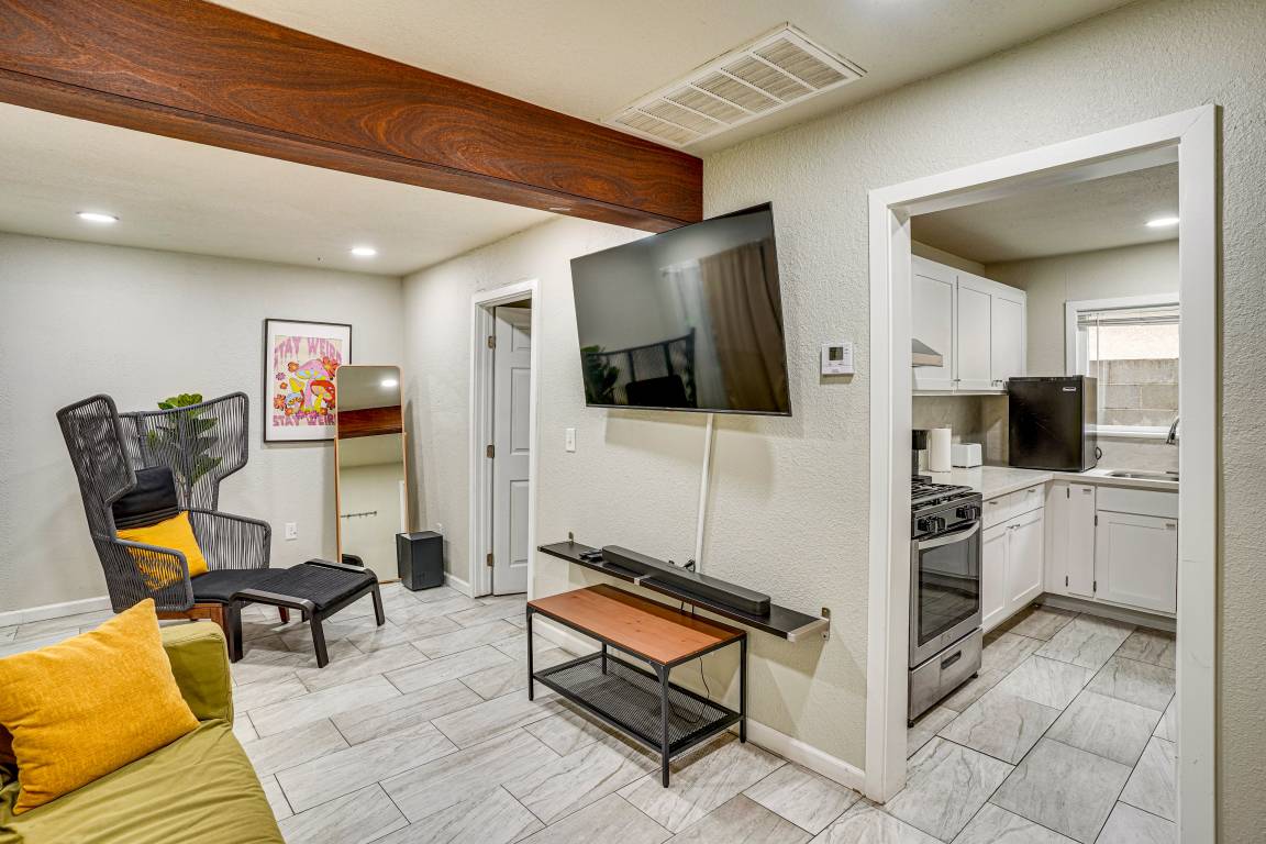 46 M² Apartment ∙ 2 Bedrooms ∙ 4 Guests - Downey, CA