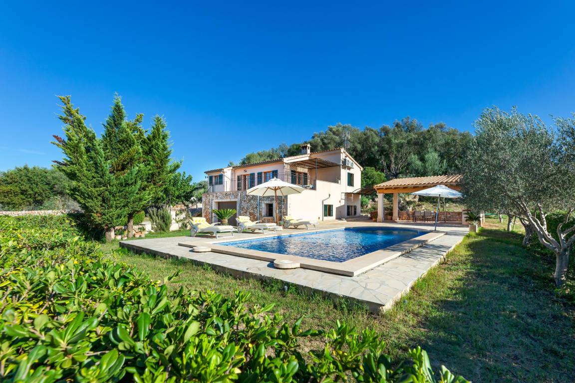 150 M² Huis ∙ 3 Slaapkamers ∙ 5 Gasten - Algaida