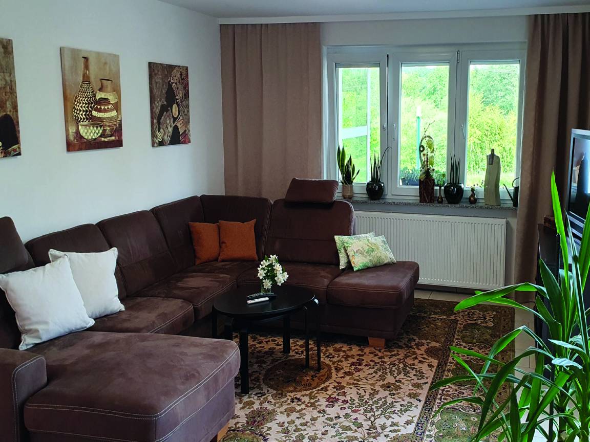 100 M² Ferienwohnung ∙ 2 Schlafzimmer ∙ 4 Gäste - Wadern