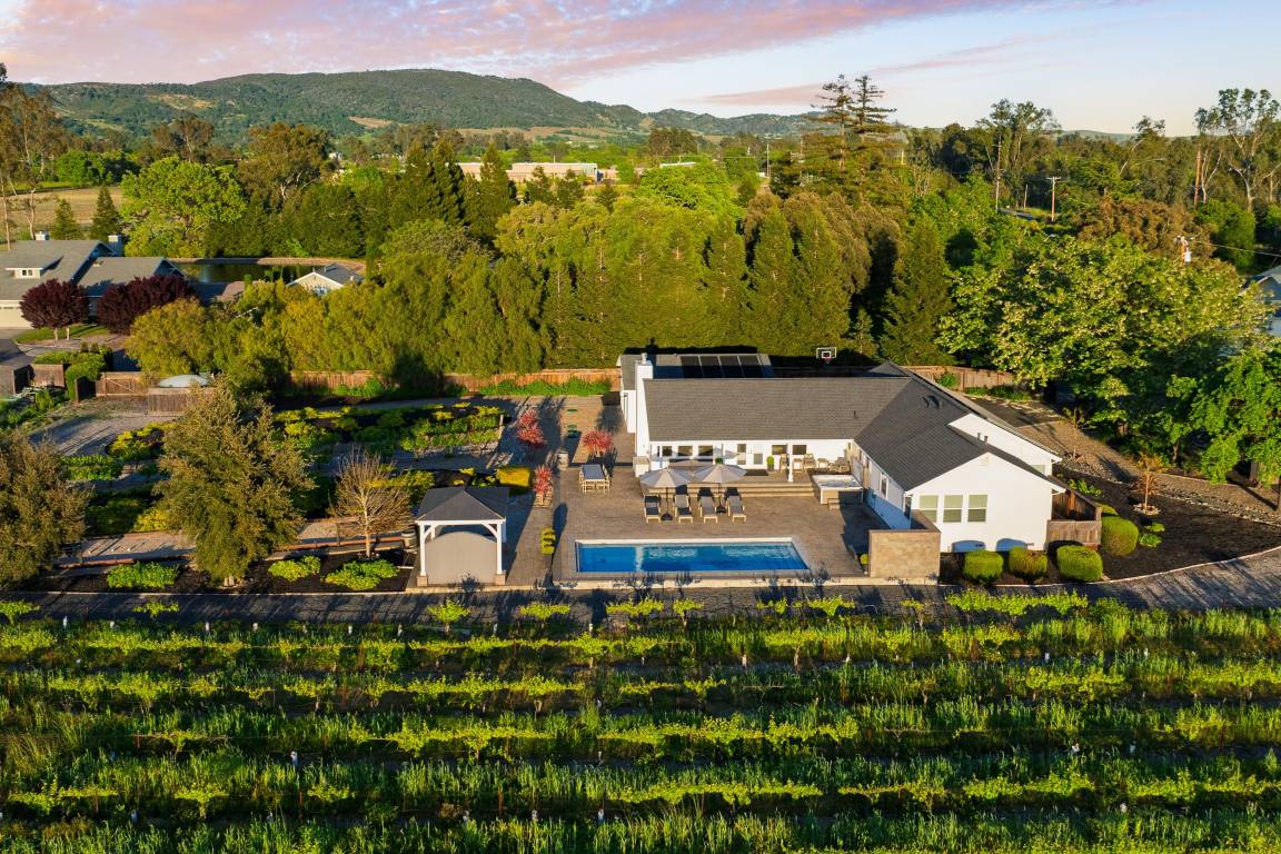 204 M² House ∙ 4 Bedrooms ∙ 6 Guests - Sonoma, CA