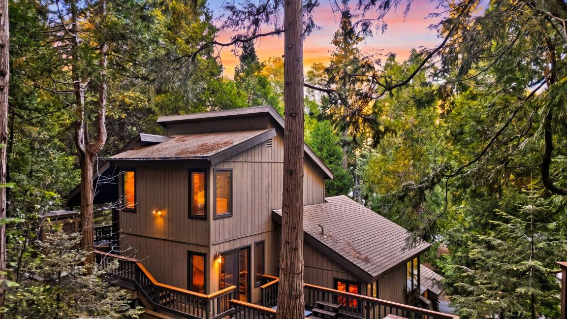 222 M² House ∙ 3 Bedrooms ∙ 10 Guests - Lake Arrowhead, CA