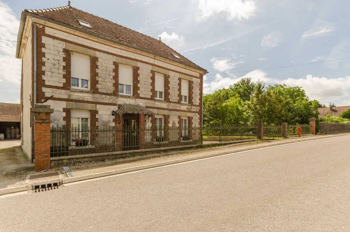 146 M² Gîte ∙ 4 Chambres ∙ 9 Personnes - Chaource