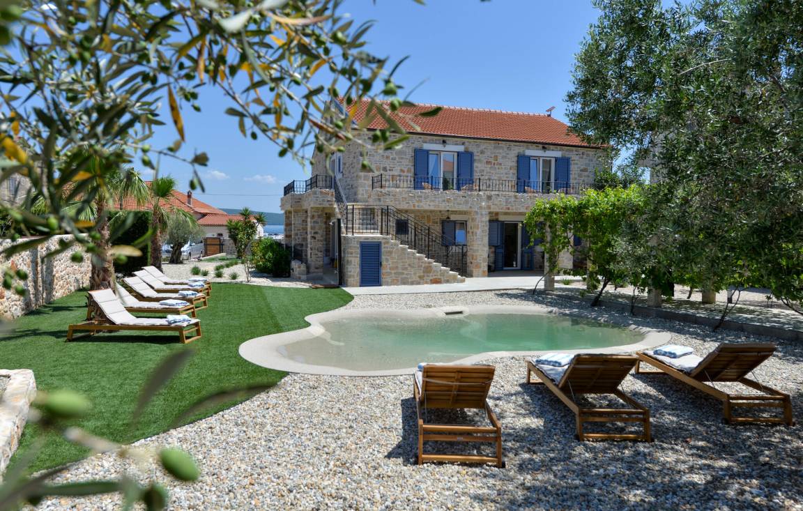 340 M² Ferienhaus ∙ 6 Schlafzimmer ∙ 12 Gäste - Sukošan