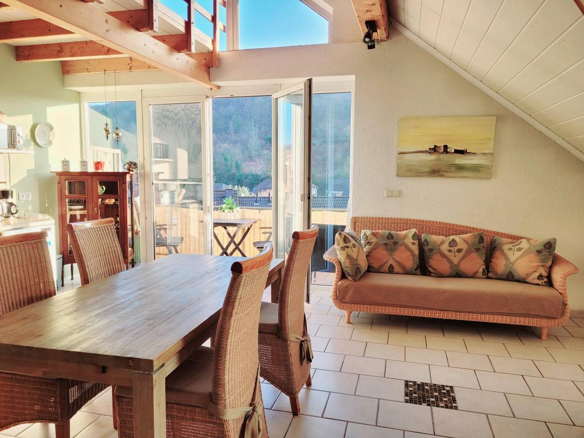 95 M² Ferienwohnung ∙ 2 Schlafzimmer ∙ 4 Gäste - Unkel