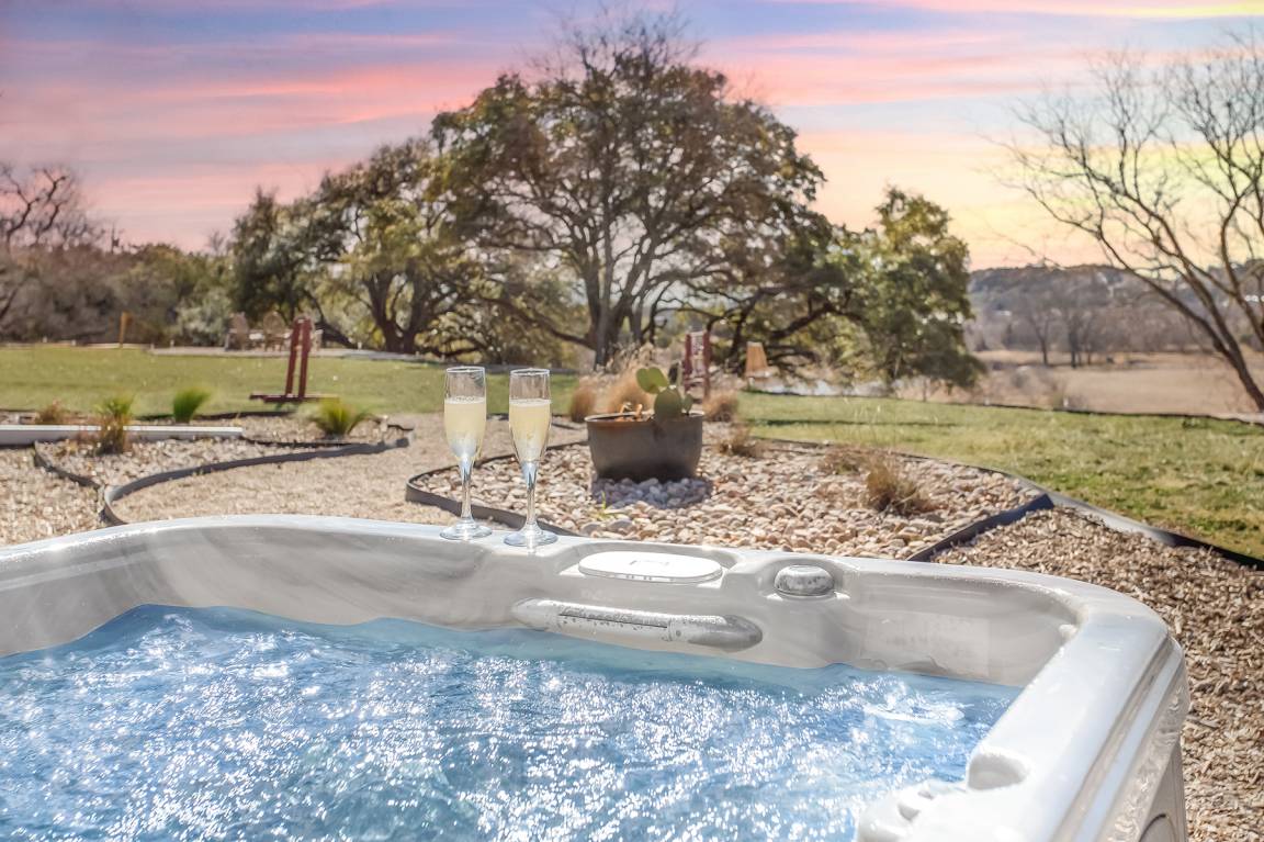 Unique Rental ∙ 1 Bedroom ∙ 5 Guests - Fredericksburg, TX