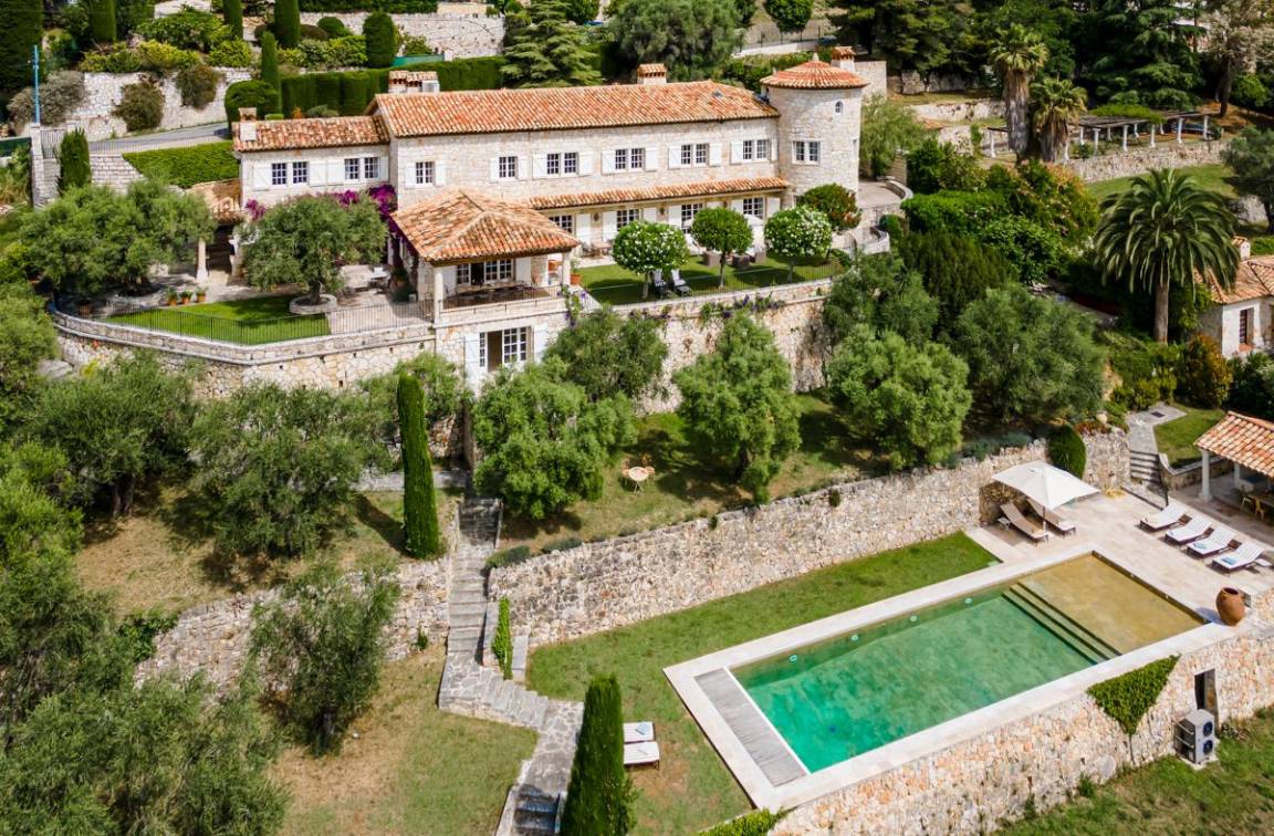 Villa ∙ 5 Bedrooms ∙ 12 Guests - Vence