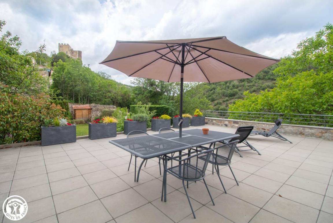 100 M² Gîte ∙ 3 Chambres ∙ 5 Personnes - Murol