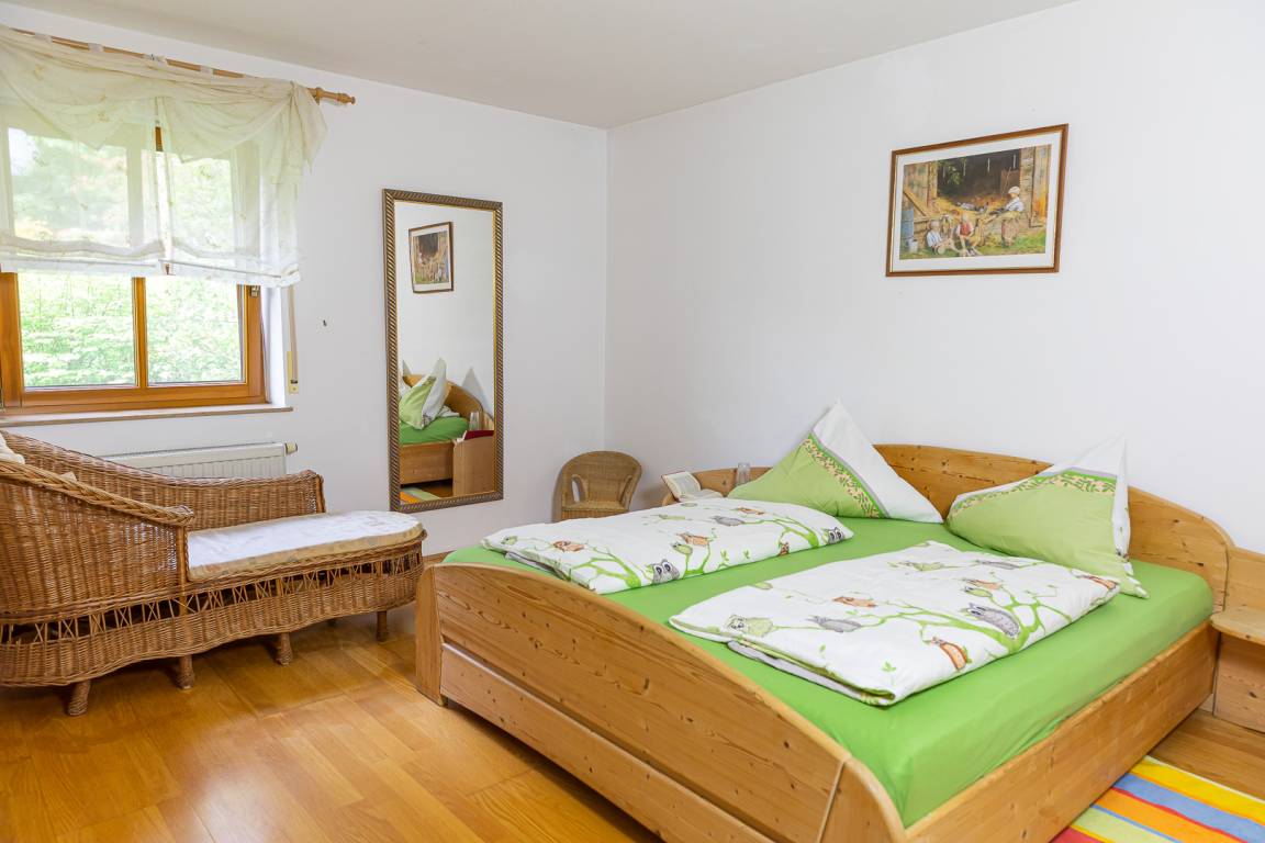 70 M² Ferienwohnung ∙ 2 Schlafzimmer ∙ 5 Gäste - Kronach