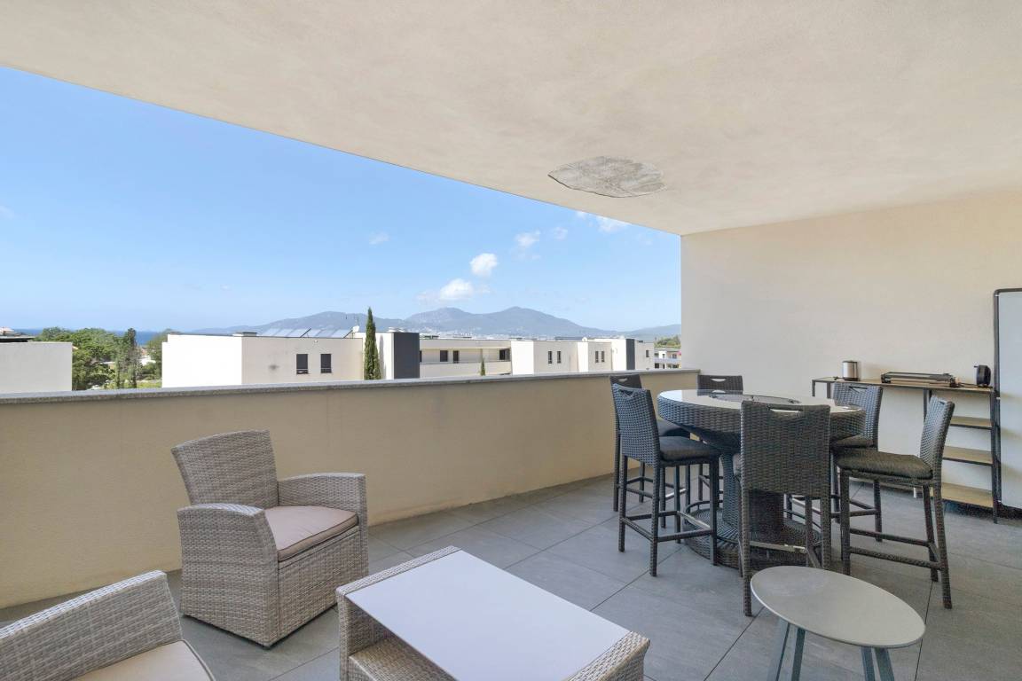 36 M² Ferienwohnung ∙ 1 Schlafzimmer ∙ 4 Gäste - Porticcio