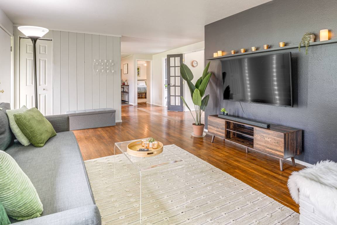 111 M² House ∙ 2 Bedrooms ∙ 8 Guests - Eugene, OR