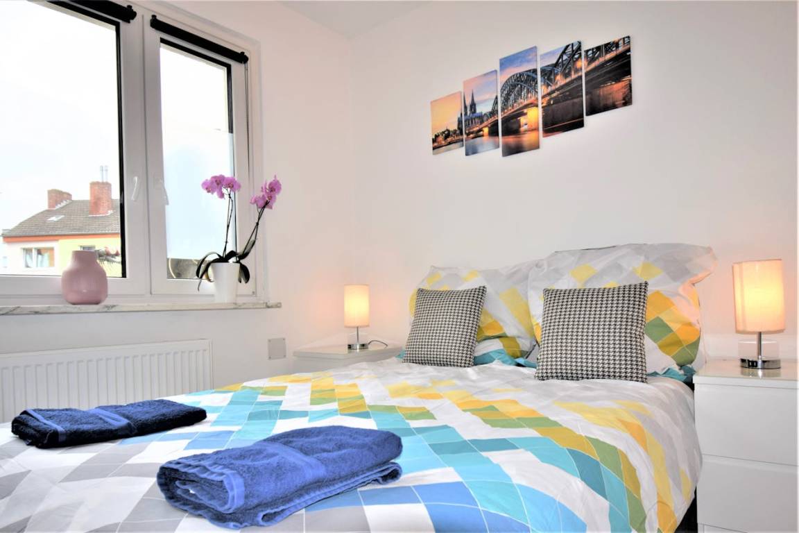 90 M² Private Room ∙ 1 Bedroom ∙ 2 Guests - Cologne