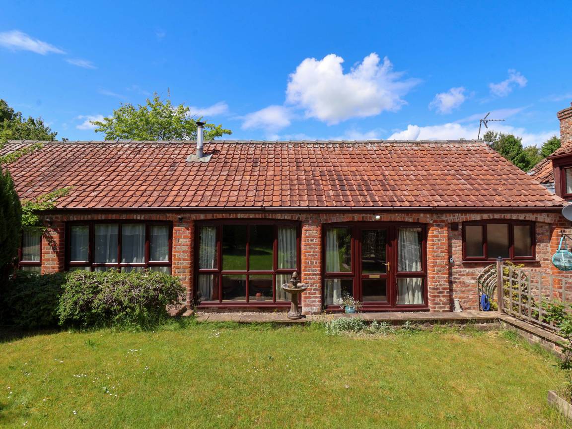 Cottage ∙ 2 Bedrooms ∙ 4 Guests - Driffield