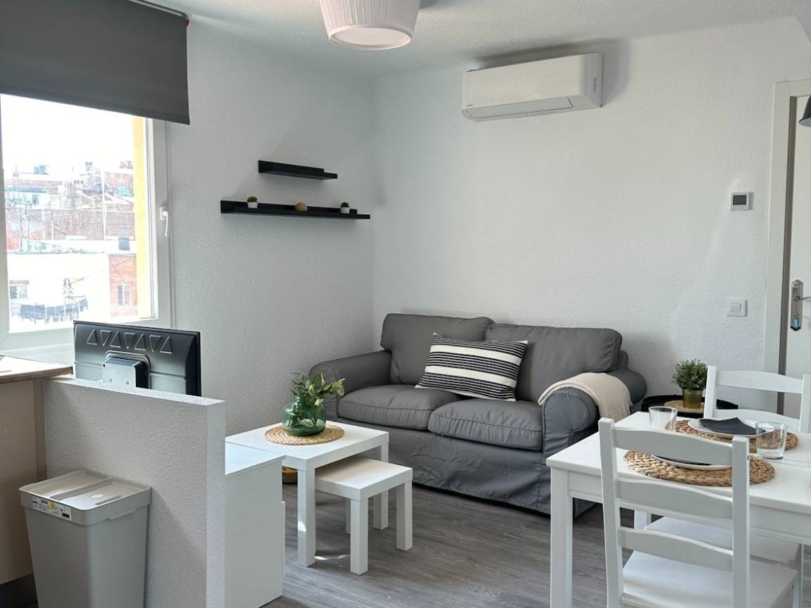 48 M² Apartamento ∙ 3 Habitaciones ∙ 4 Huéspedes - Boadilla del Monte