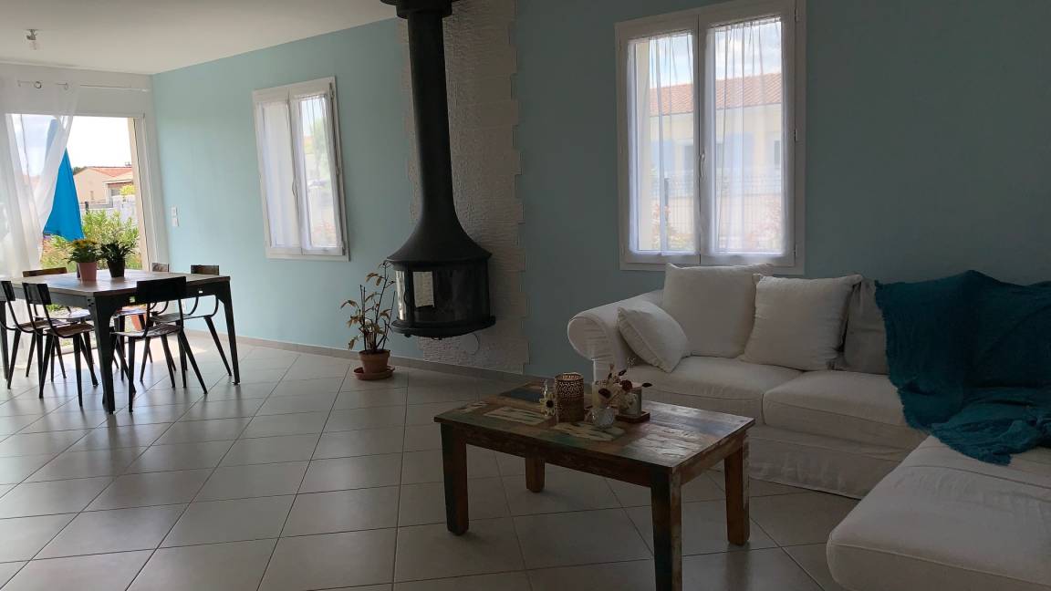 88 M² Maison De Vacances ∙ 2 Chambres ∙ 6 Personnes - Saintes