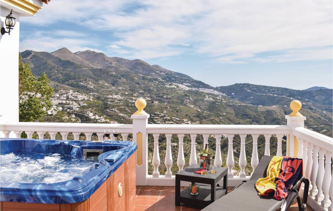 144 M² Ferienhaus ∙ 4 Schlafzimmer ∙ 9 Gäste - Canillas de Albaida