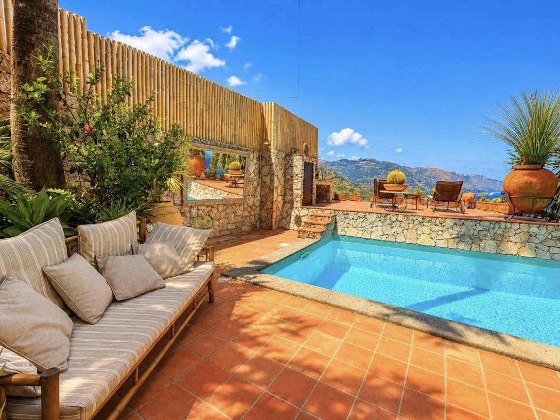 190 M² Villa ∙ 3 Habitaciones ∙ 6 Huéspedes - Taormina