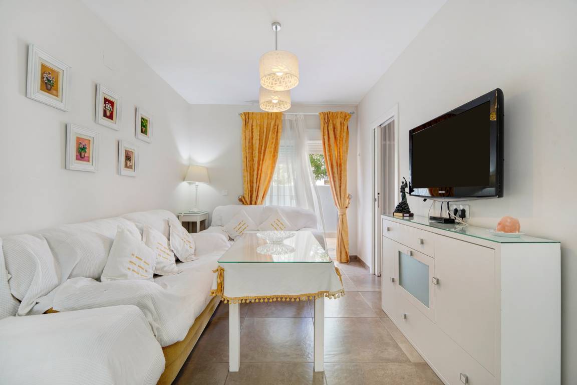 120 M² Apartment ∙ 3 Bedrooms ∙ 6 Guests - Rota