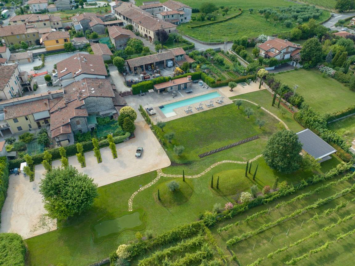 450 M² Villa ∙ 3 Bedrooms ∙ 10 Guests - Salò