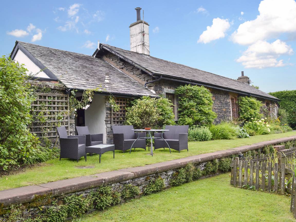 Cottage ∙ 2 Bedrooms ∙ 5 Guests - Newby Bridge