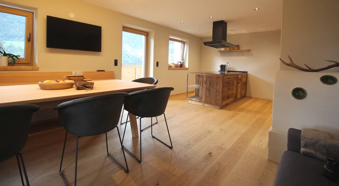 170 M² Chalet ∙ 4 Bedrooms ∙ 12 Guests - Tirol