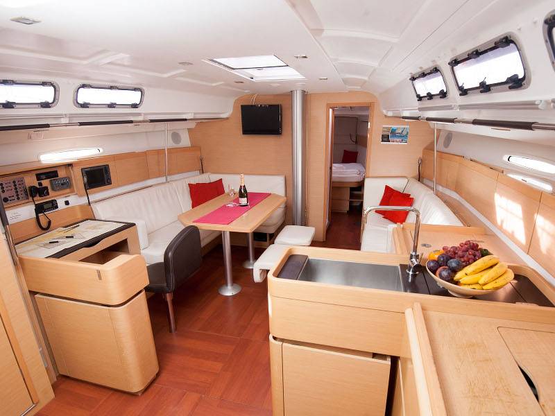 Hausboot ∙ 2 Schlafzimmer ∙ 4 Gäste - Split
