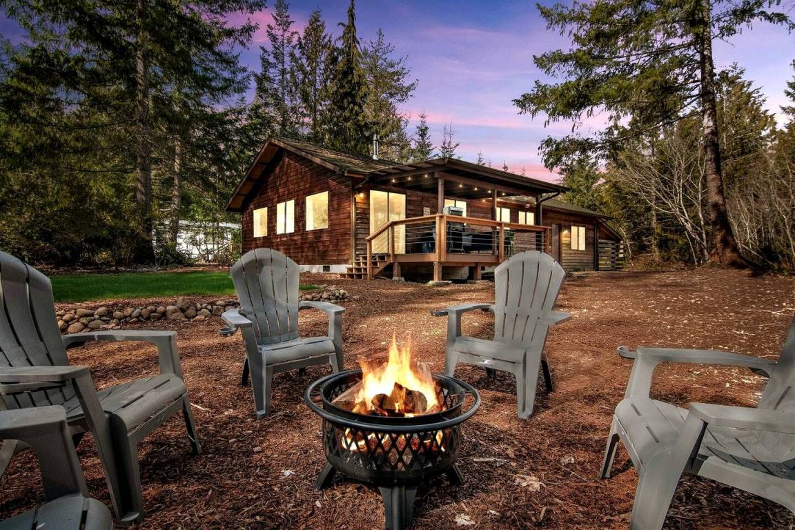 House ∙ 2 Bedrooms ∙ 6 Guests - Hoodsport, WA
